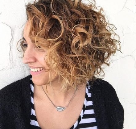 20 Medium Curly Hairstyles for Every Occasion